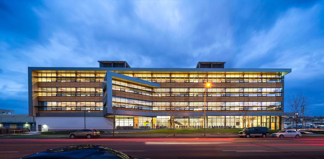 Livraison sur Great Northern Way – EA Canada Company Store